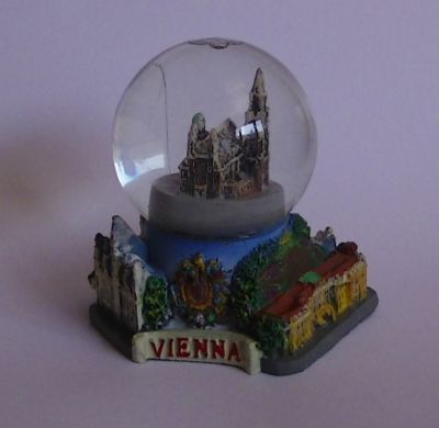 Snow Globe Vienna / Vienna / Souvenirs Austria - OnlineFromAustria.com